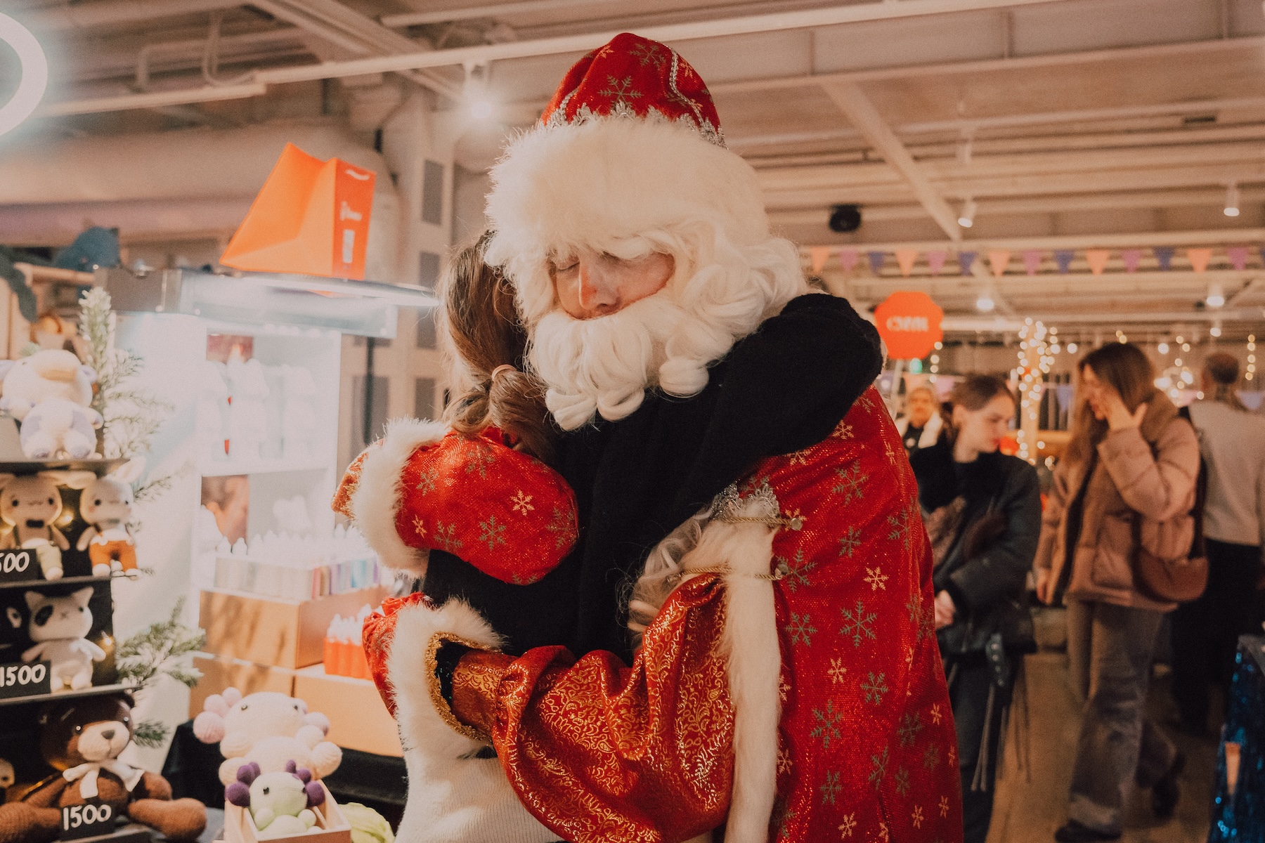 Новогодний Flowwow Market пройдет в фуд-молле «Три вокзала. Депо»